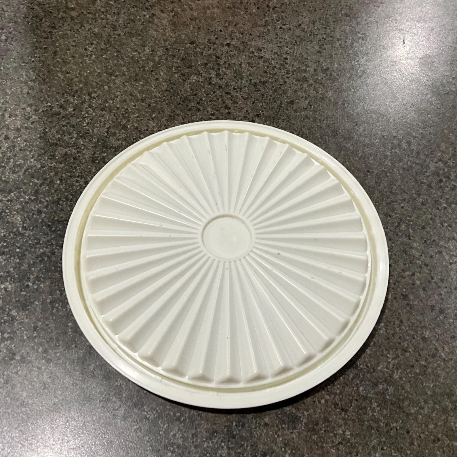 Tupperware 810 Lid Seal Cover Replacement Lid White 5 1/2 “ Canister ...