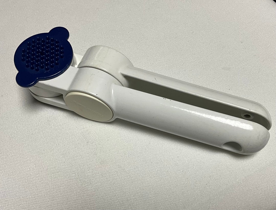 Tupperware Garlic Press Garlic Crusher Gadget White Enamel Bold N Blue ...