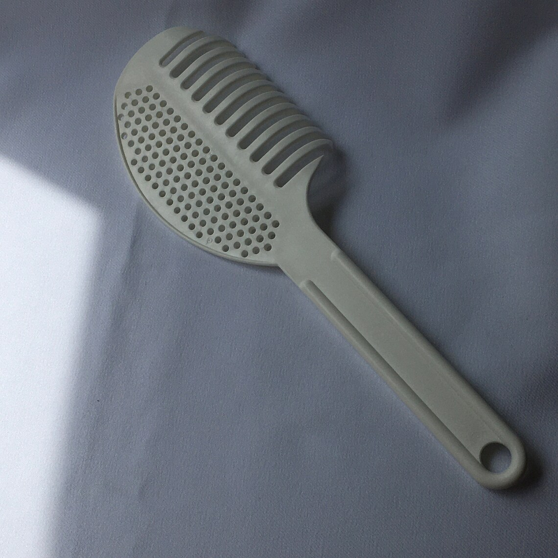 Tupperware Kitchen Utensil Red Blue White Speckled Fireworks Pasta ...