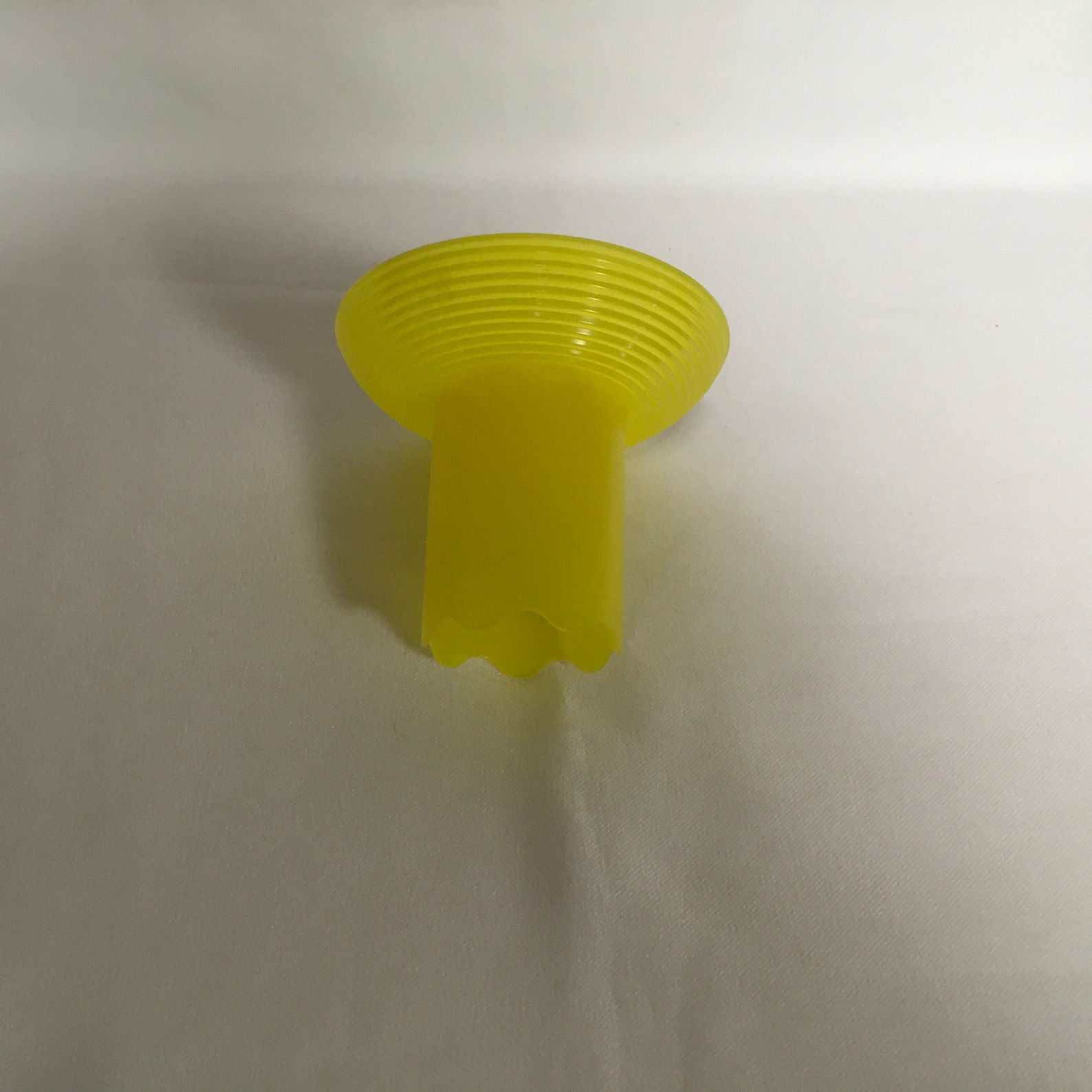 Tupperware Citrus Juicer Press Reamer Fits Most Tupperware Tumblers ...