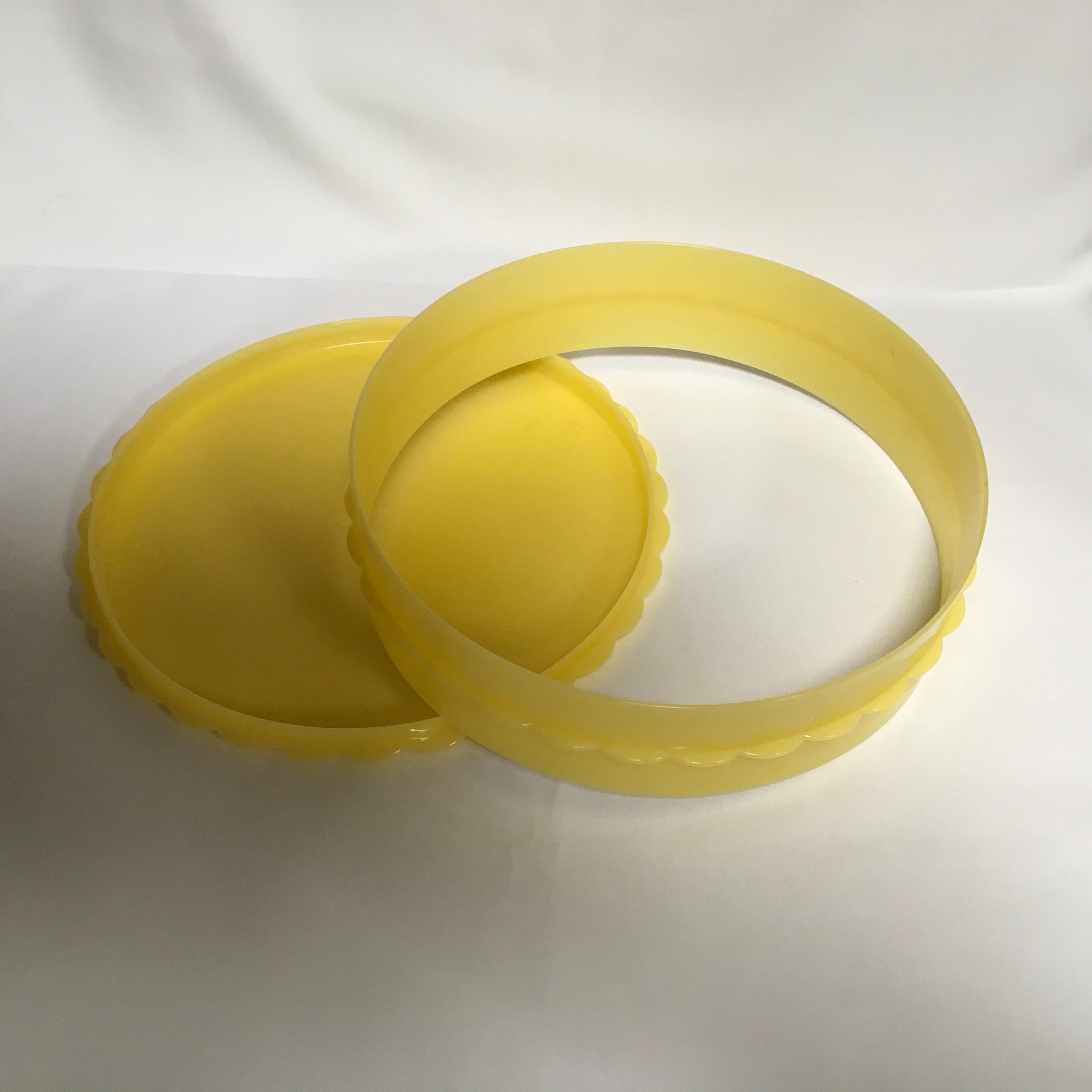 Tupperware Pie Stackable Tray & Ring 4898 4897 Yellow Designed - Etsy