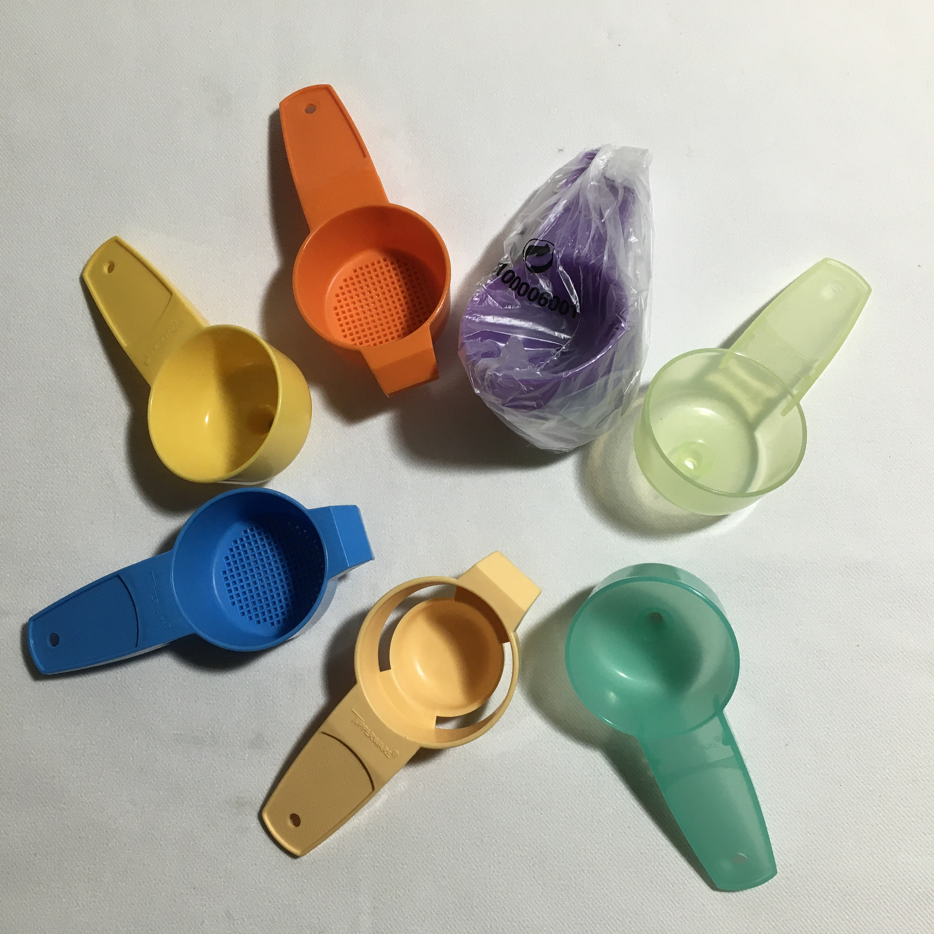 Tupperware Kitchen Gadgets Tiny Treasures Miniature Funnel 877 Sifter ...