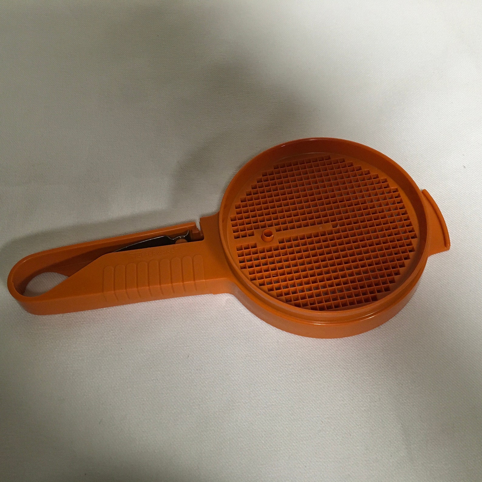 Tupperware SIFT-IT Paddle Sugar & Flour Sifter #1689 Fits Bowl #1493 ...