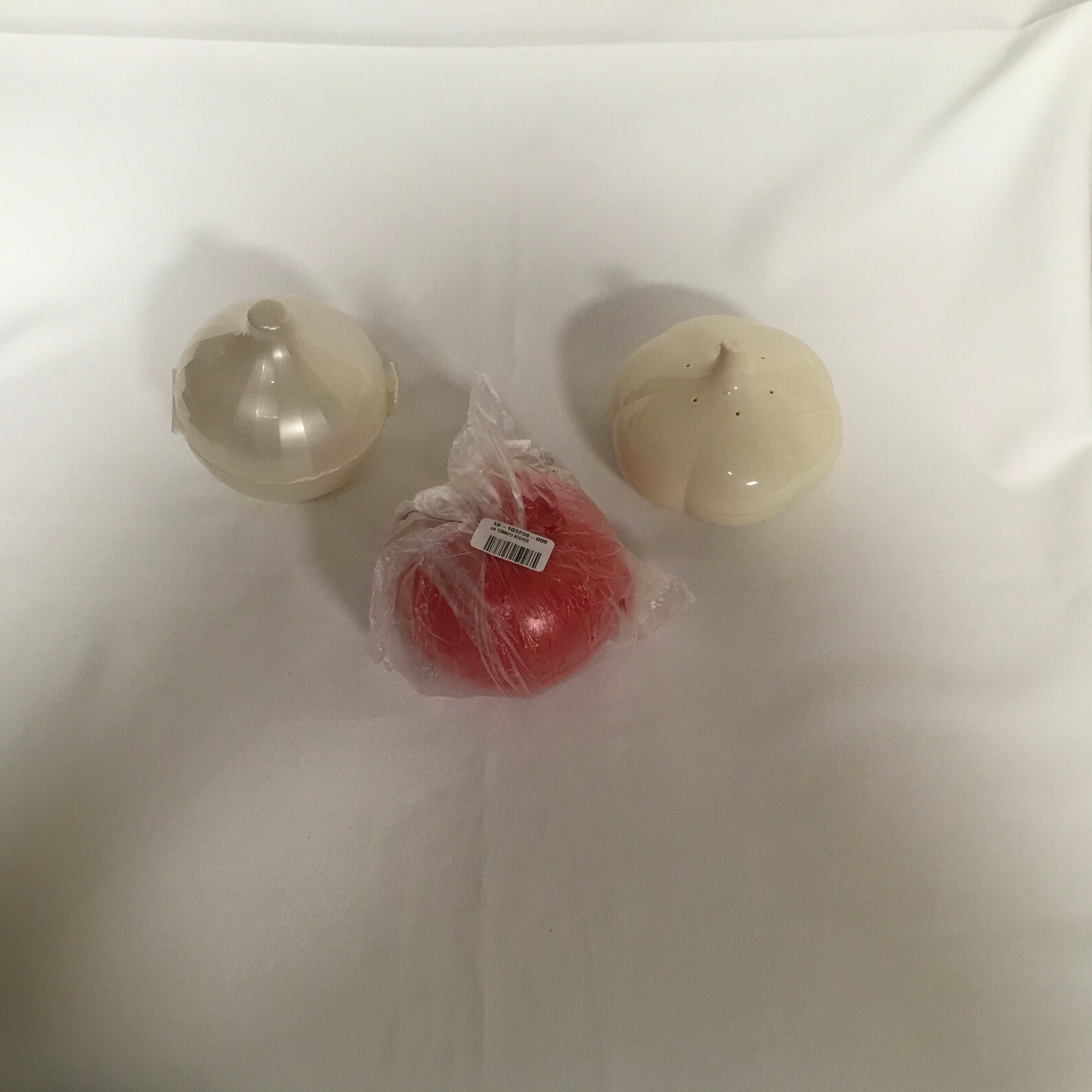 Tupperware Garlic Keeper Onion Keeper Tomato Keeper Locks in Freshness ...