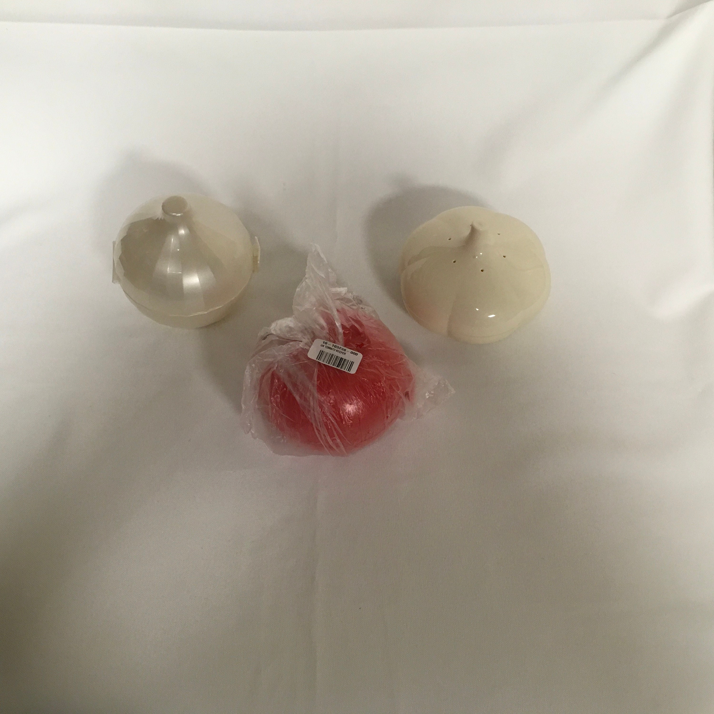 Tupperware Garlic Keeper Onion Keeper Tomato Keeper Locks in Freshness ...