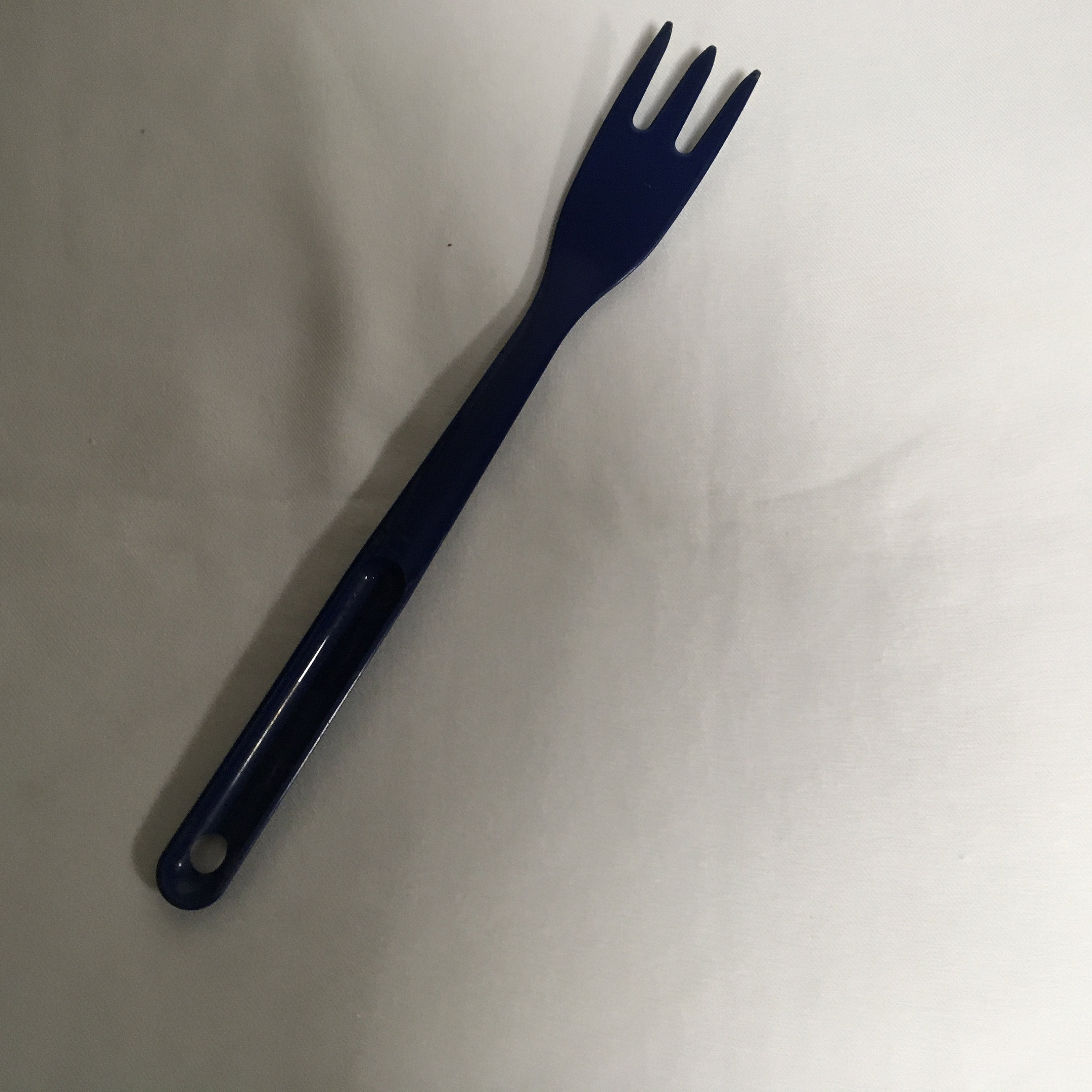 Tupperware Kitchen Utensils Toaster Tongs Serrated Slicer Server ...