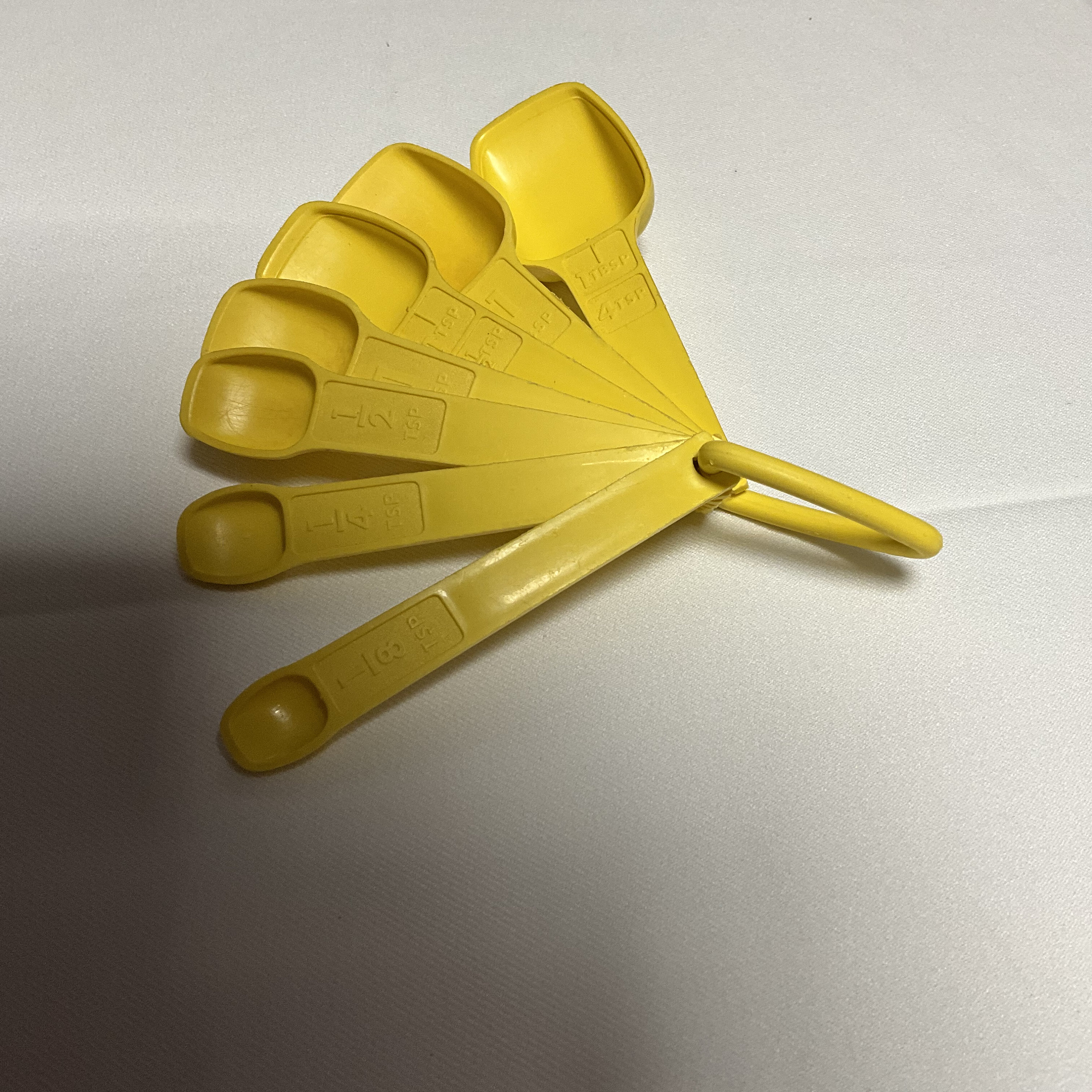 Vintage Tupperware Measuring Spoon Set Yellow or Orange Baking Cooking ...