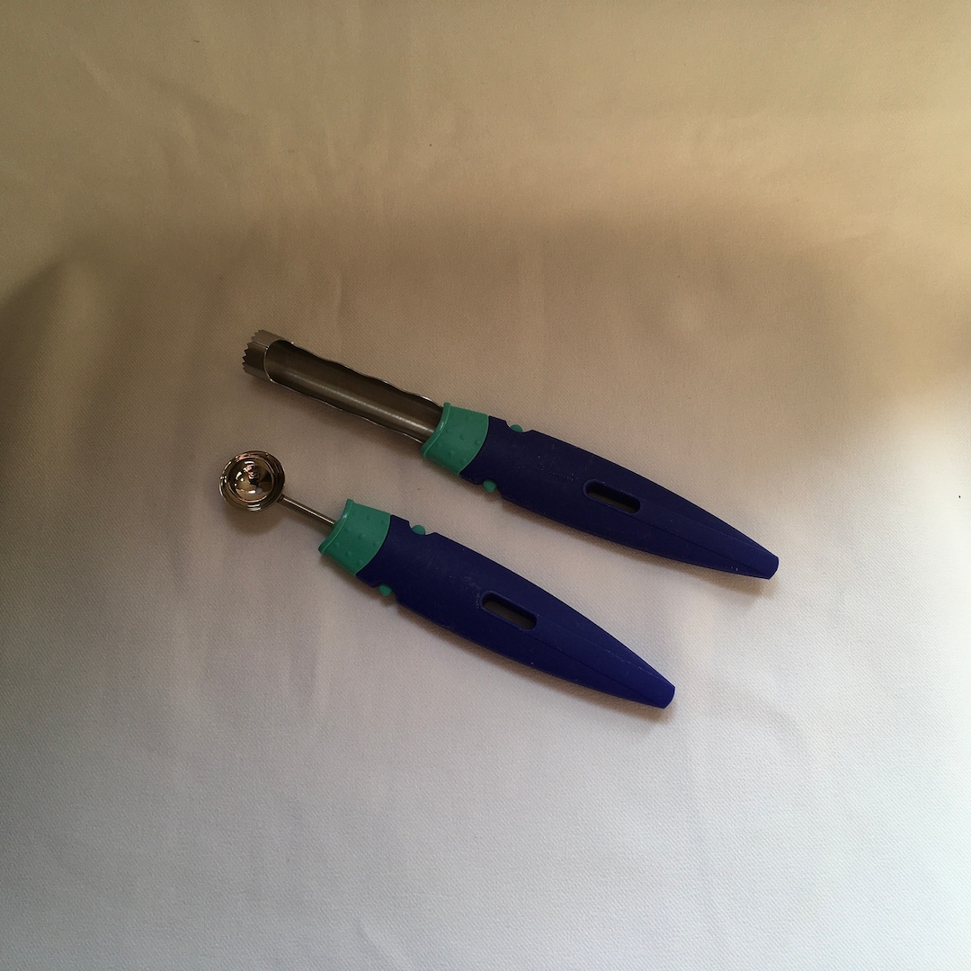 Tupperware Apple Corer Melon Fruit Baller Blue Green Handle Kitchen ...