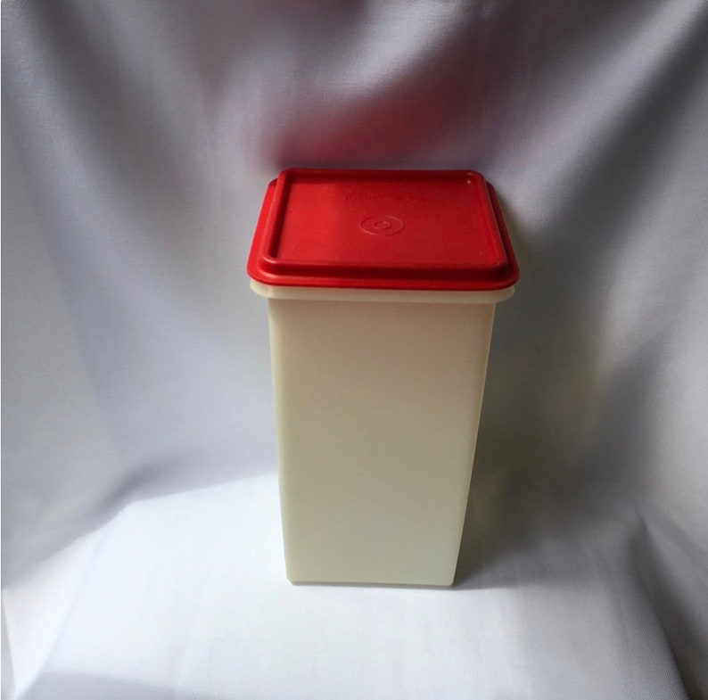 Vintage Tupperware Saltine Saver Container Cracker Keeper Storage Lid ...