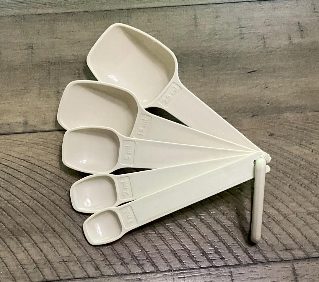 Tupperware Measuring Spoon Set 6 Pieces Metric Cream White 1 Ml 2 Ml 5 ...