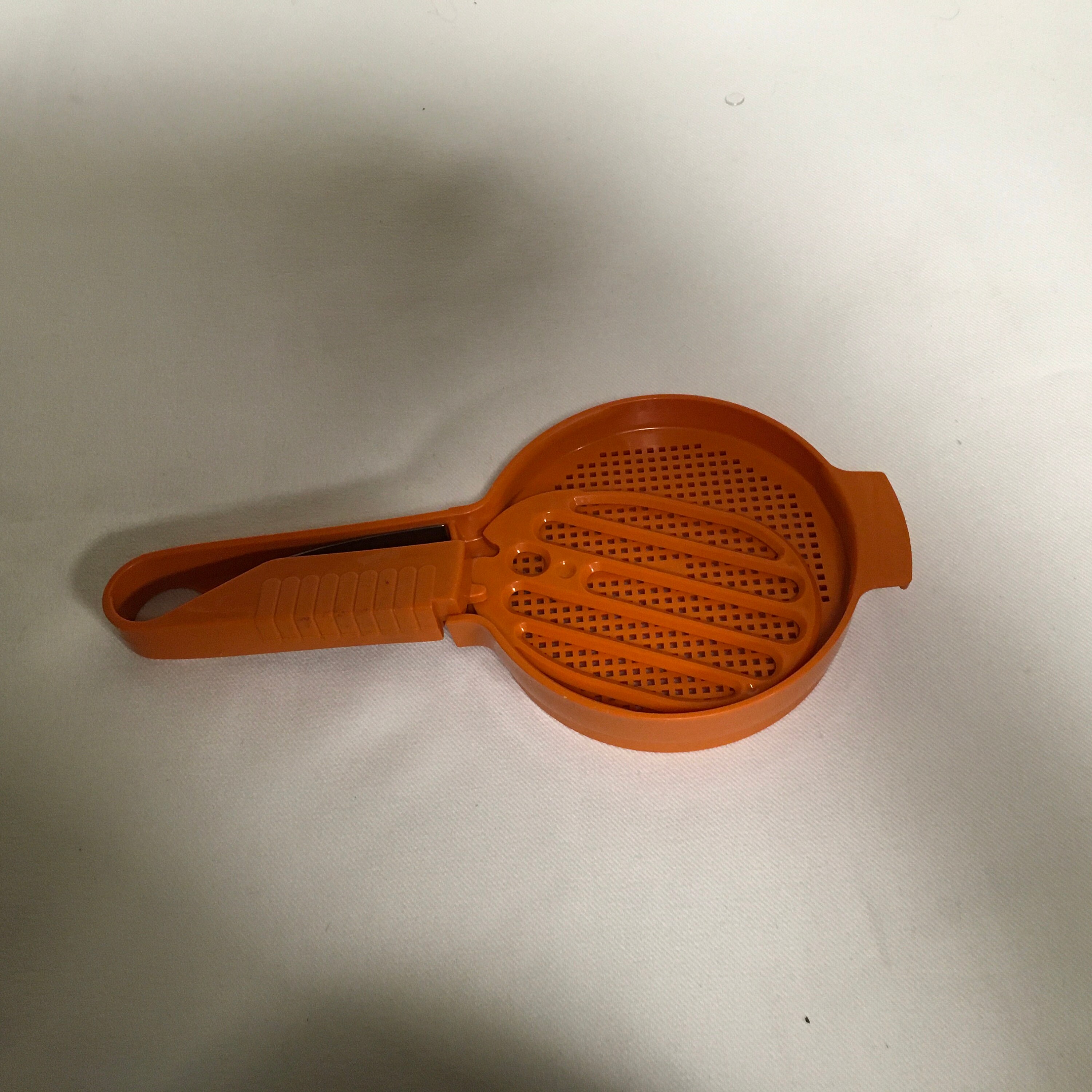 Tupperware SIFT-IT Paddle Sugar & Flour Sifter 1689 Fits Bowl 1493 ...