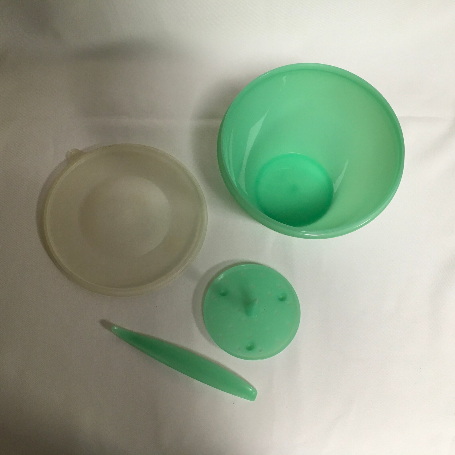 Vintage Tupperware Lettuce Crisp It Container and Corer Spike Jadeite ...