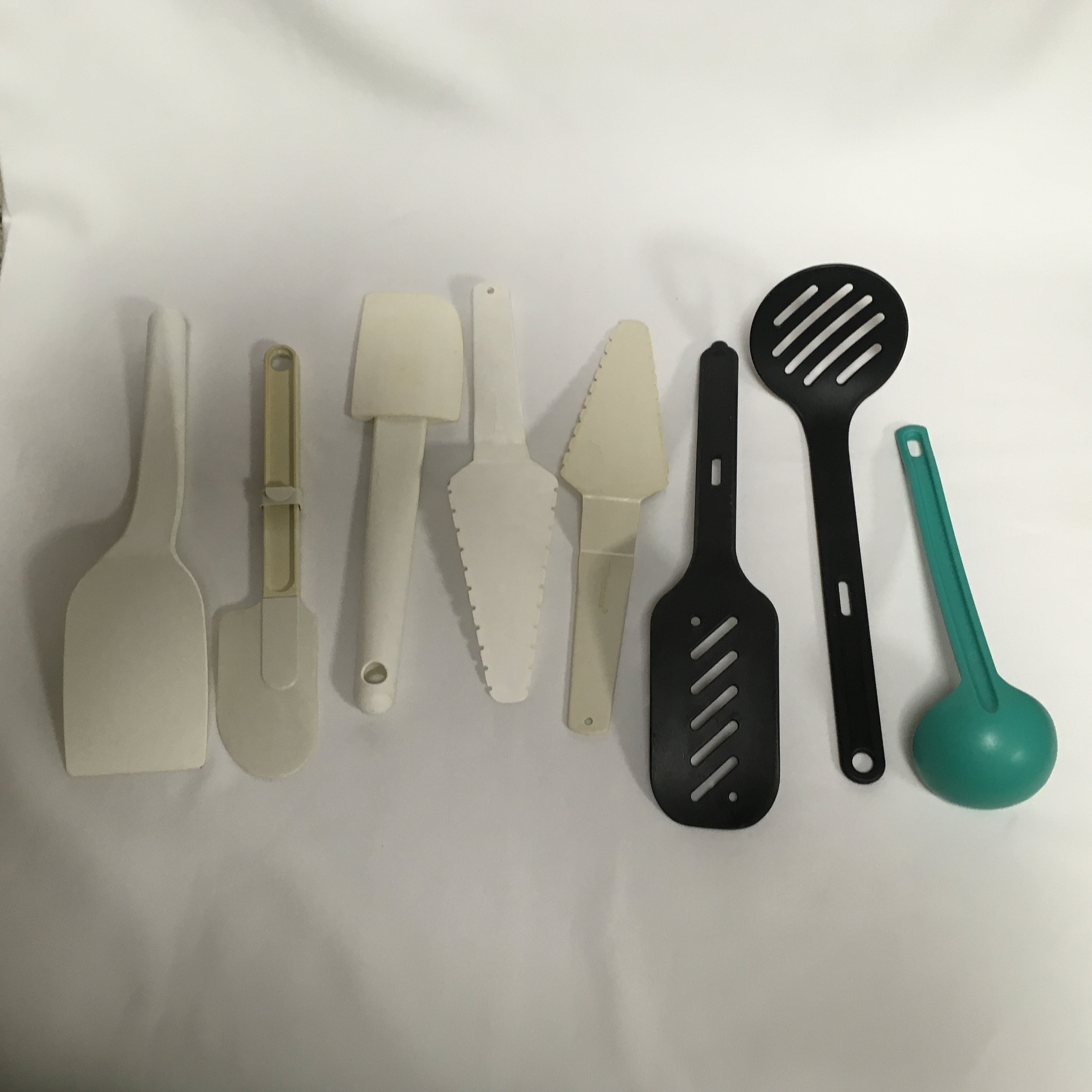 Tupperware Kitchen Utensils Cookie Lifter Spatula Pie Cake Pizza Lifter ...