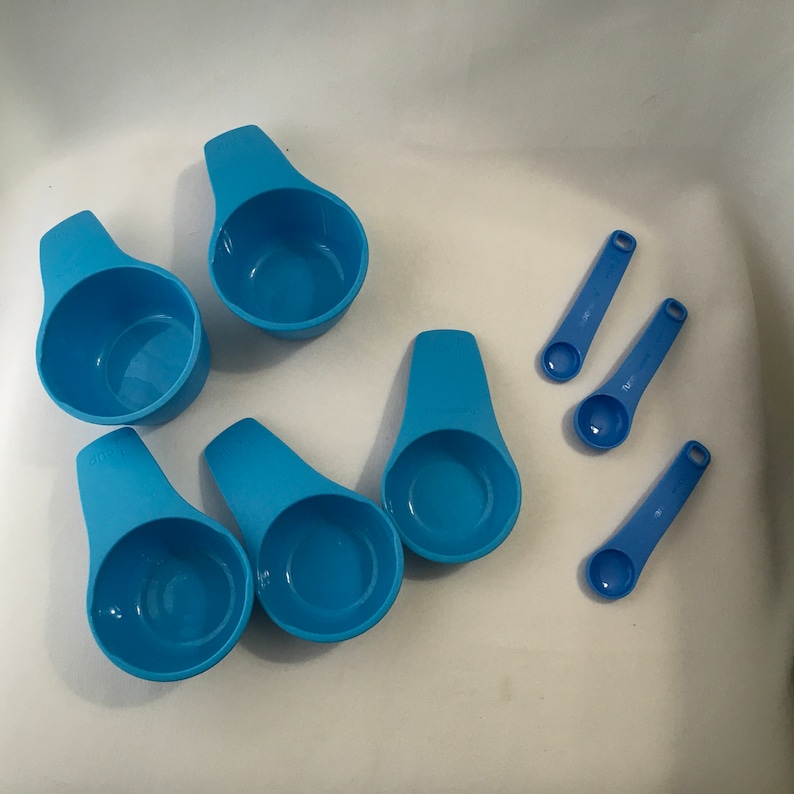 Tupperware Measuring Mates Cups or Measuring Spoon Curved Ergonomic ...