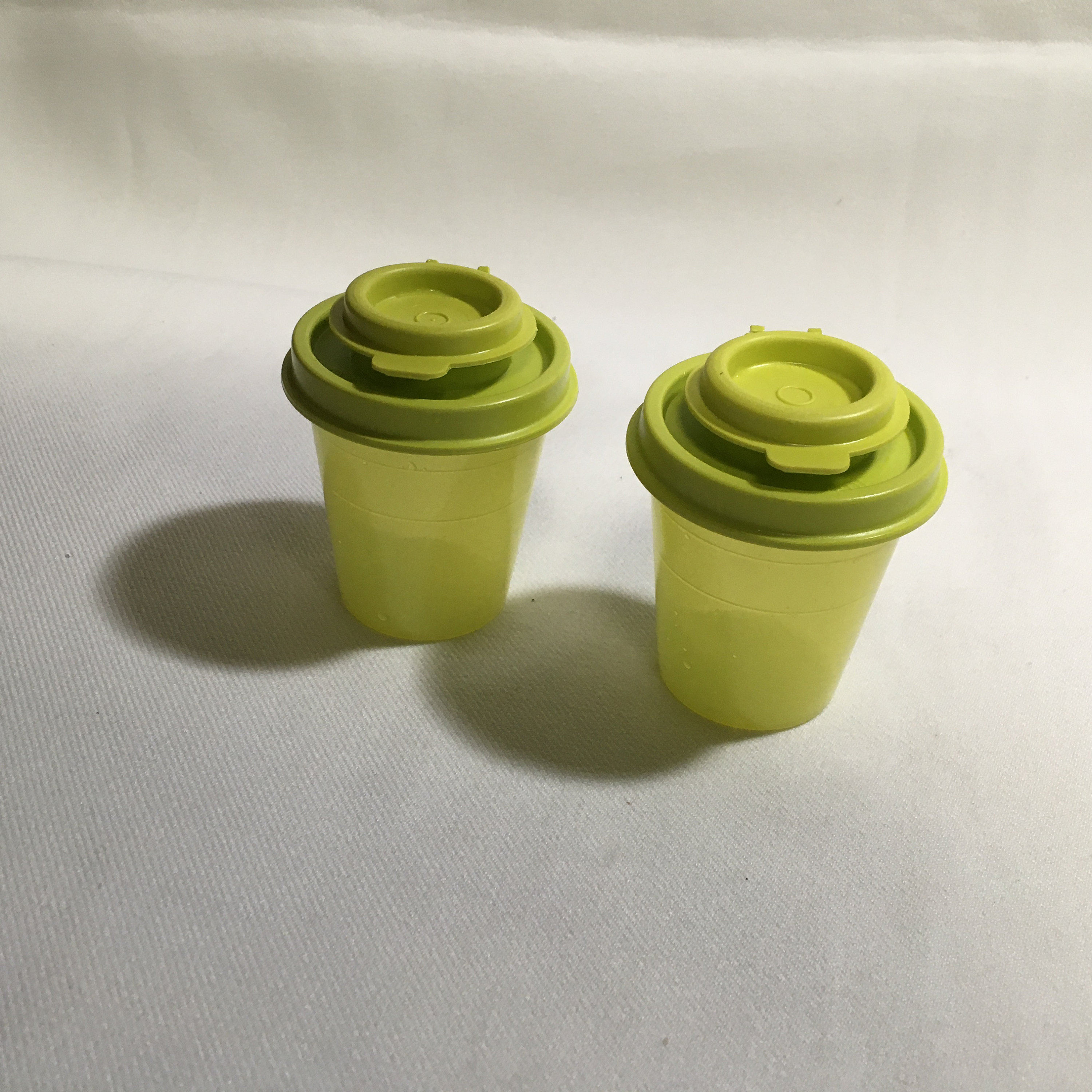 Tupperware Midget Minis Salt & Pepper Shakers Set Seasoning Spices ...