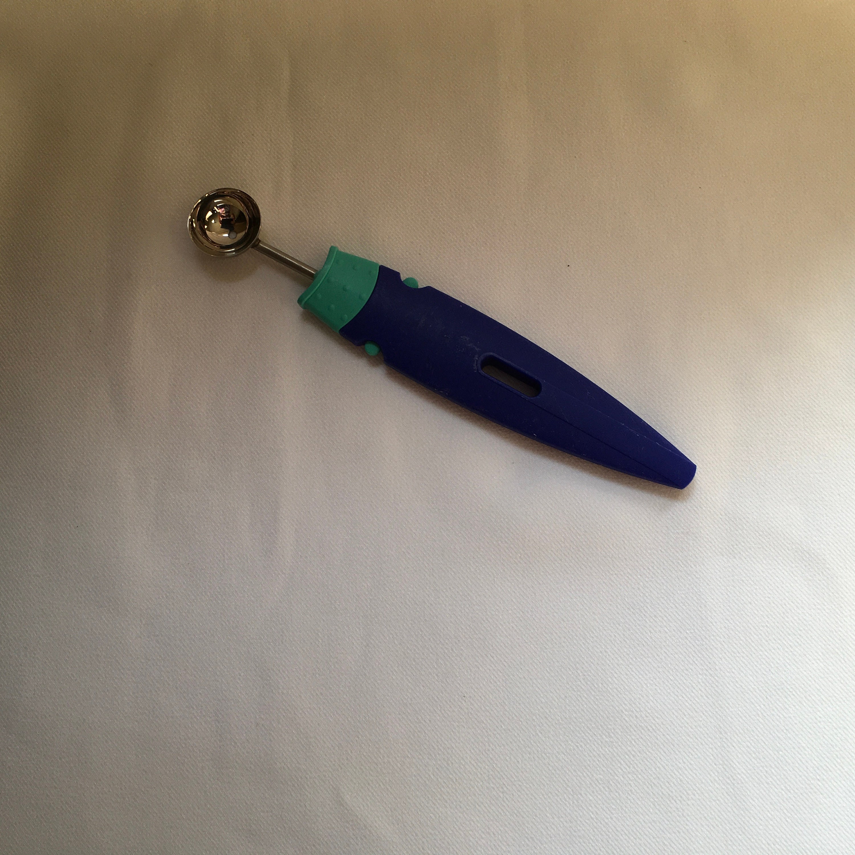 Tupperware Apple Corer Melon Fruit Baller Blue Green Handle Kitchen ...