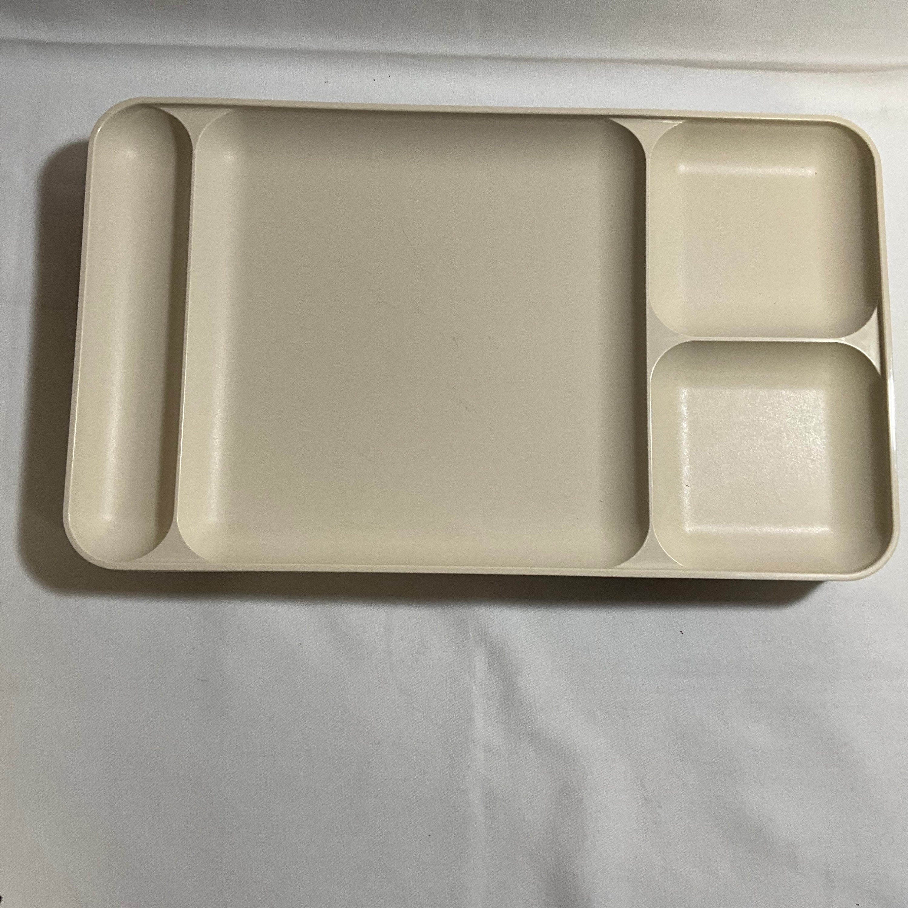 Vintage Tupperware Picnic Trays TV Tray Lunch Tray 1535 Divided Plates ...