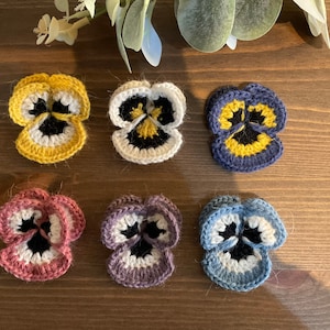 Crochet Pansy Flower Applique | Flower Decor (set of 6 or 12) - Etsy
