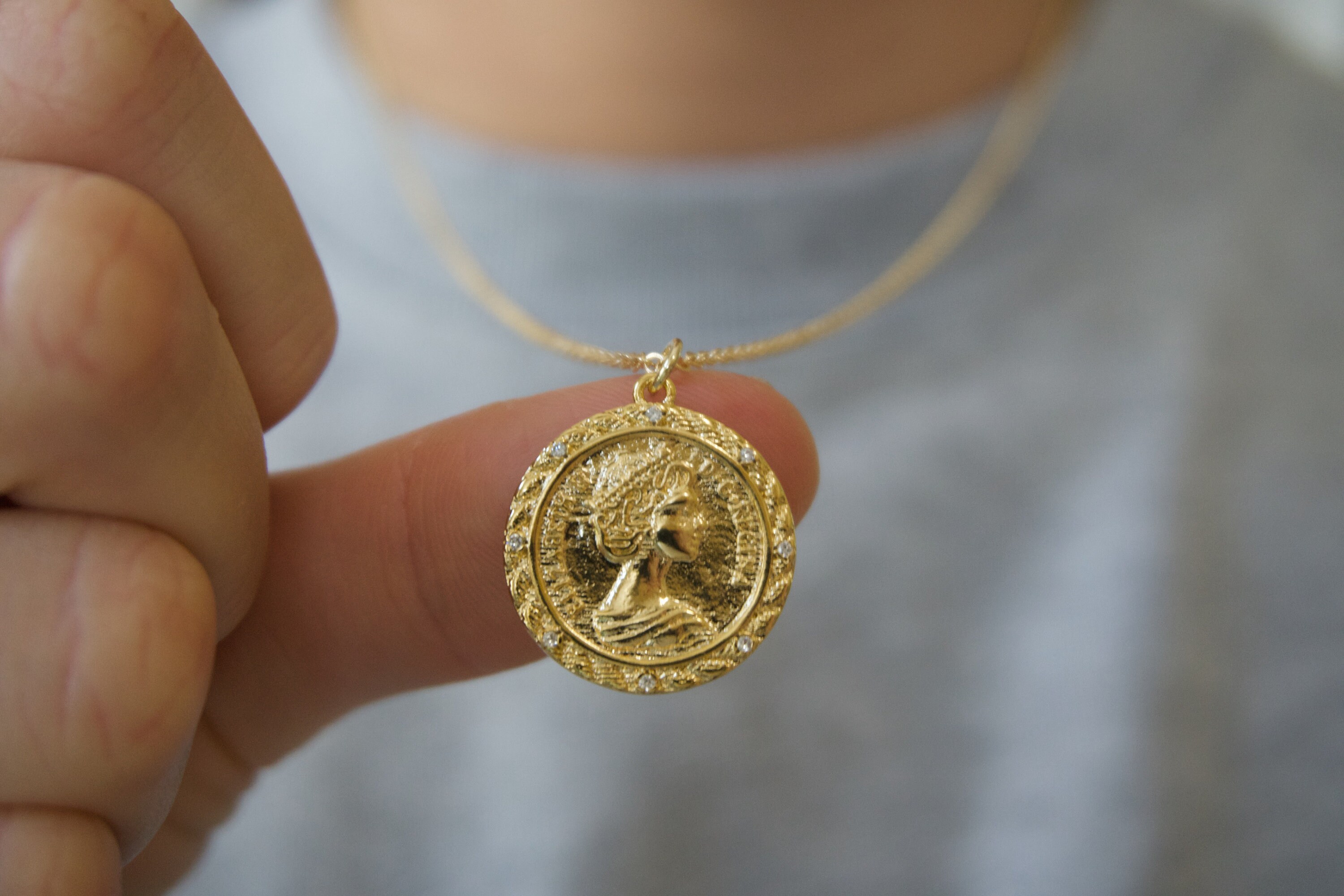 Gold Queen Elizabeth Medallion / Gold Coin / Long Gold - Etsy