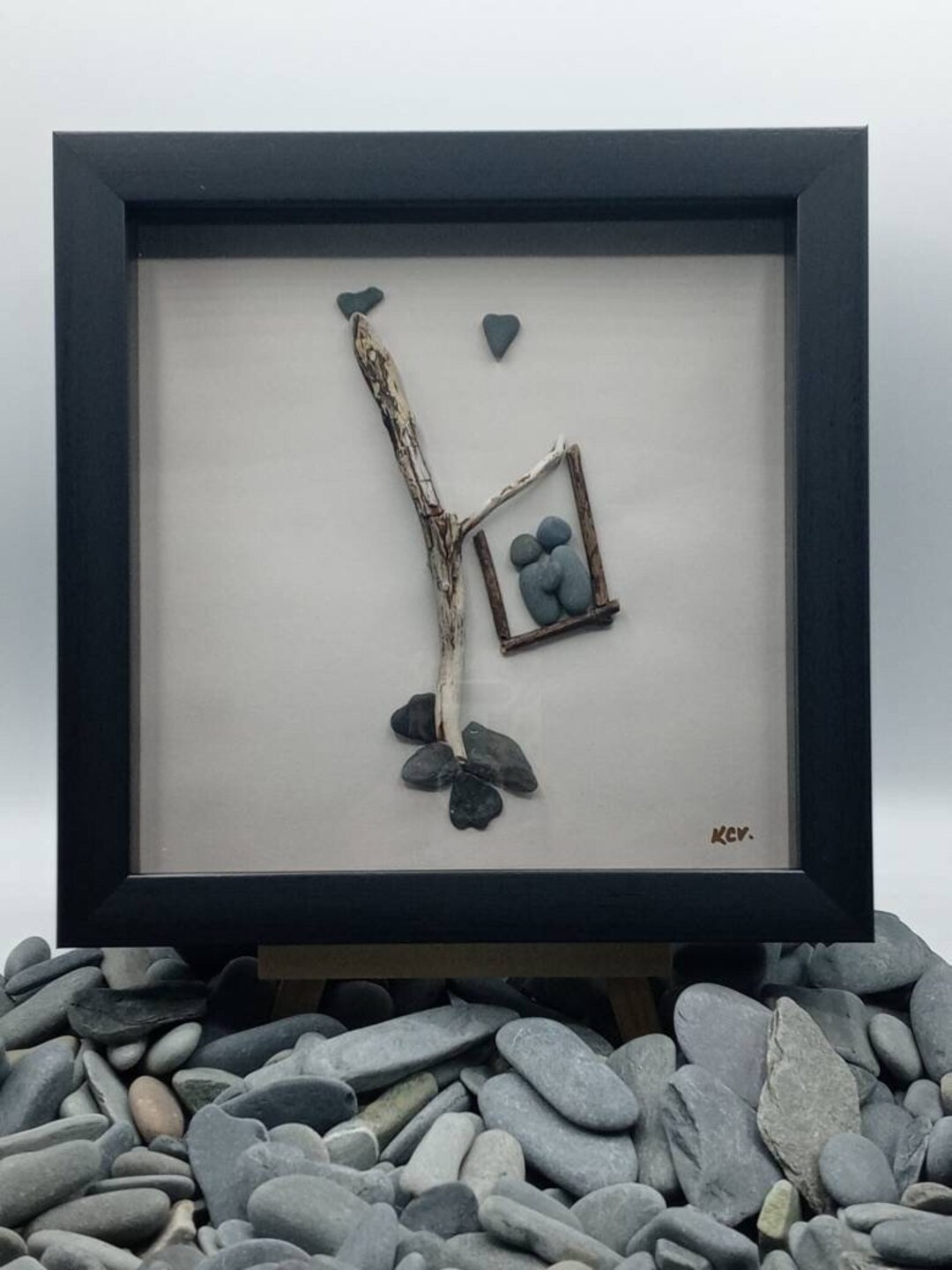 Pebble Art Couple on A Swing, Couple Pebble Art, Pebble Art Family ...