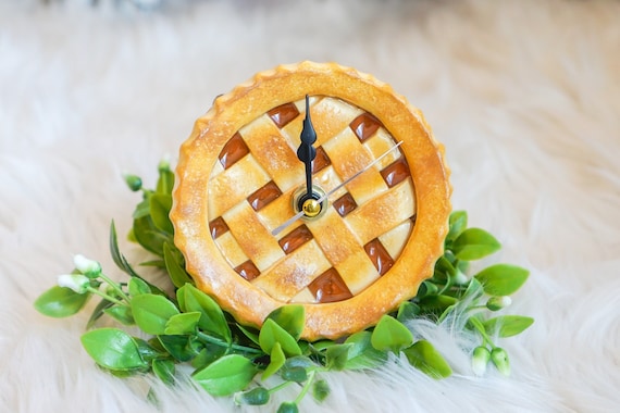 Small Apple Pie Clock - Etsy
