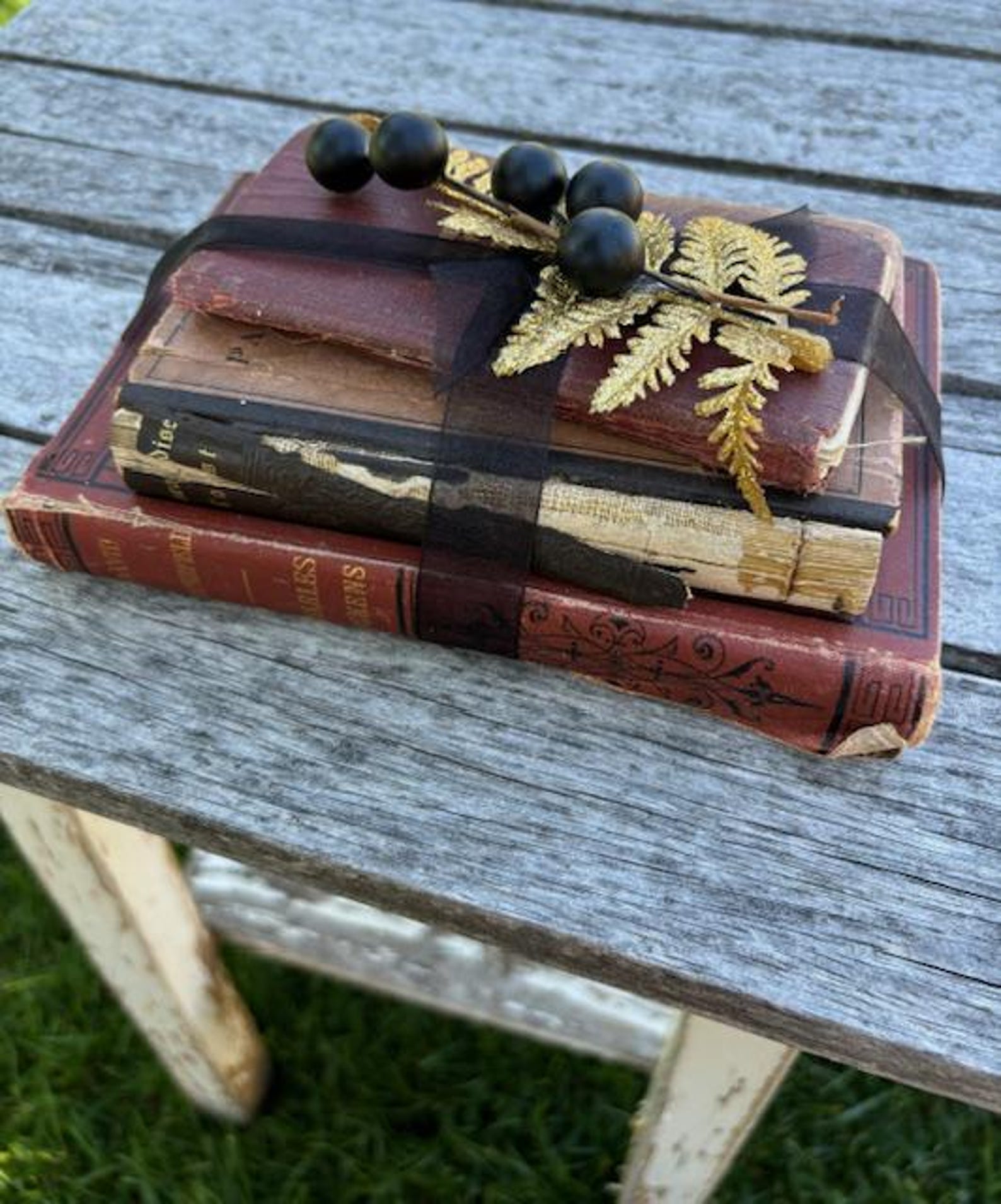 Antique Book Bundle Stack Holiday Christmas Decorated Bundle | Home ...