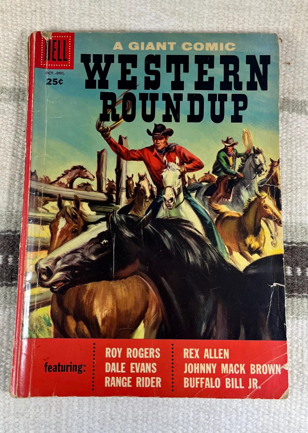 Vintage Giant Western Roundup Comic Book, Issue #20. Featuring Roy ...