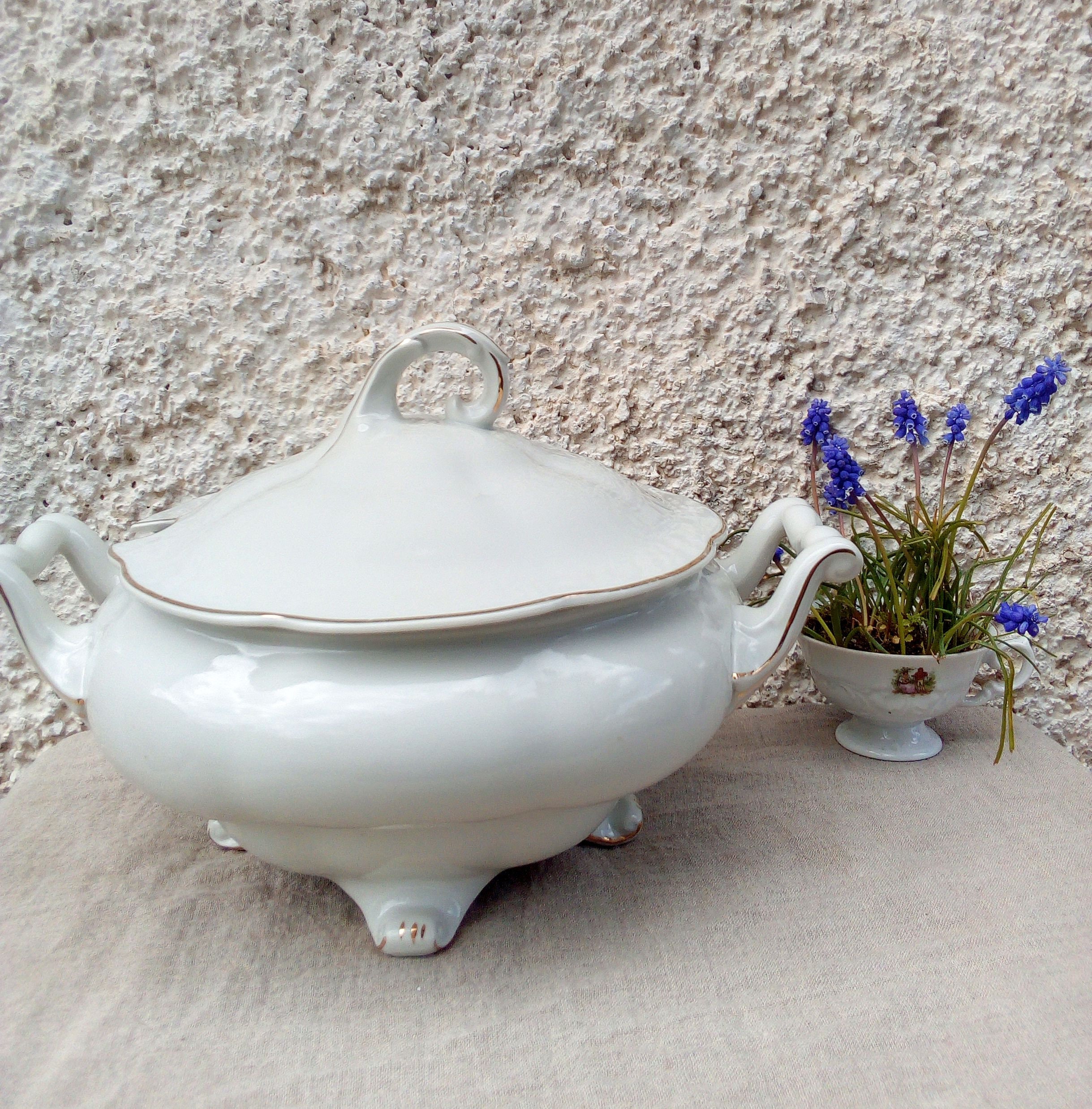 Vintage White Soup Tureen/large Soup Tureen/legs Soup Tureen/white ...