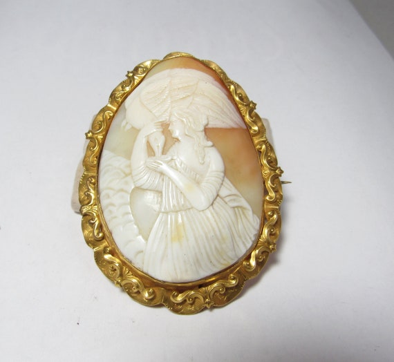 Extra large Victorian Hand Carved One Piece Shell Cam… - Gem