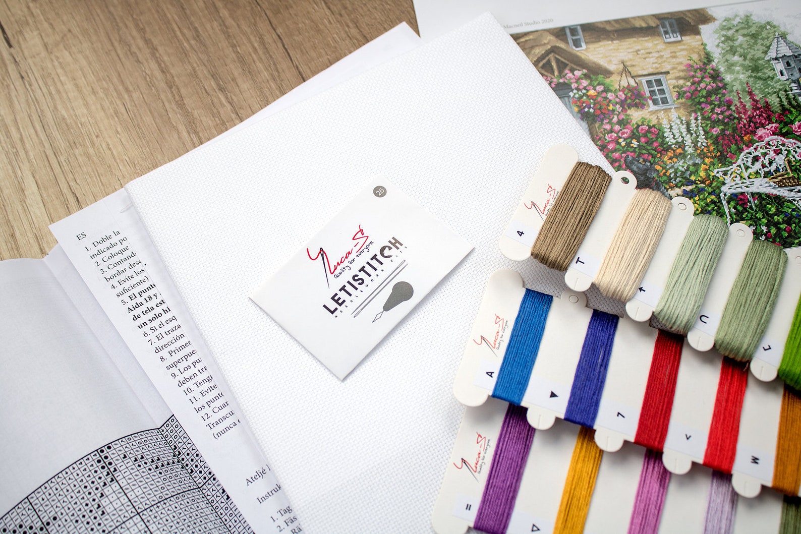 Luca-s / B2377 the Cottage Garden © Richard Macneil / Cross - Etsy