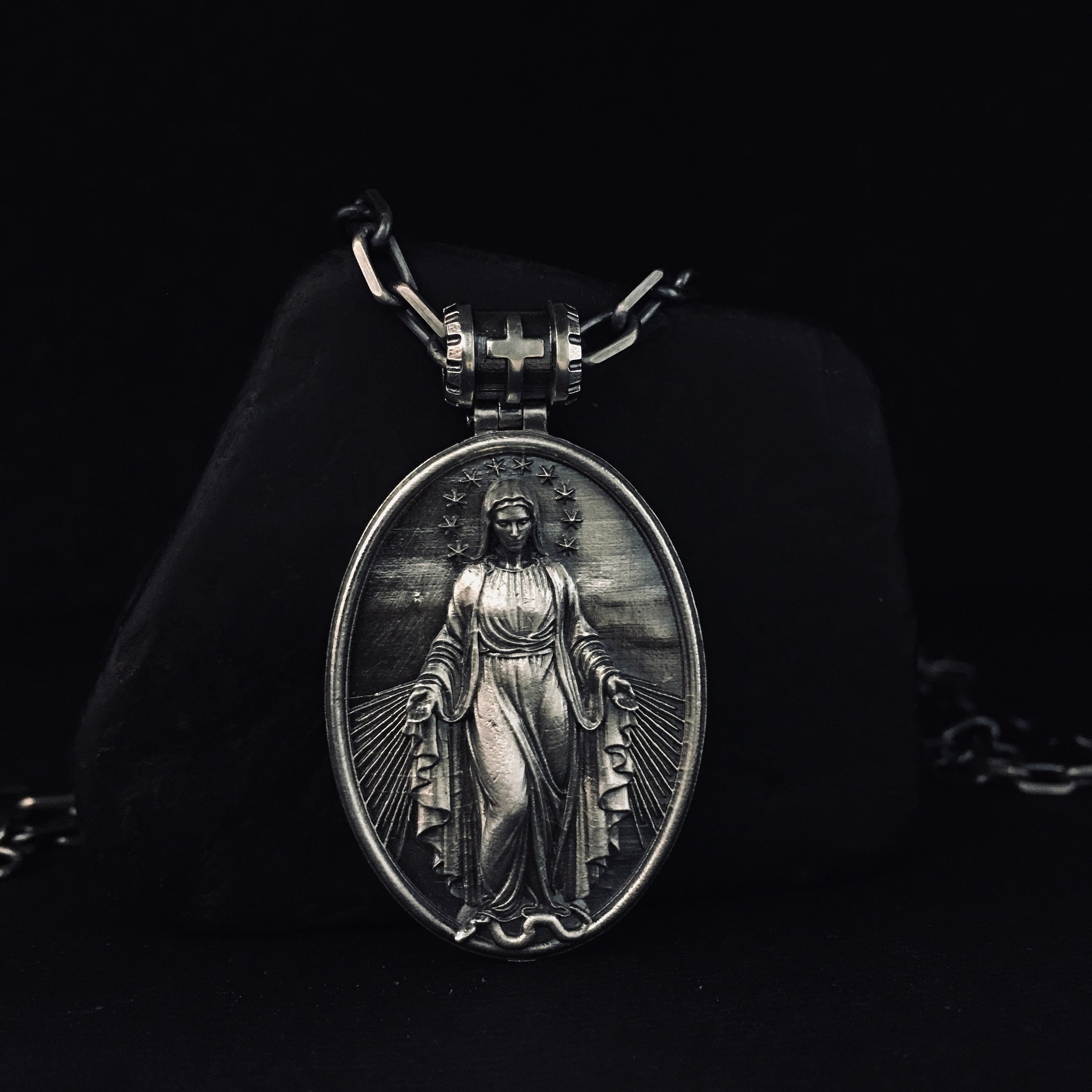 Personalized Silver Virgin Mary Men's Necklace Miracolus - Etsy
