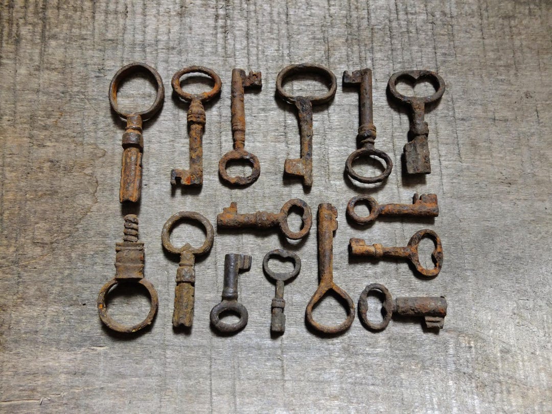 15 Pcs Rusty Antique Barrel Keys, Old Small Wrought Iron Keys, Metal ...