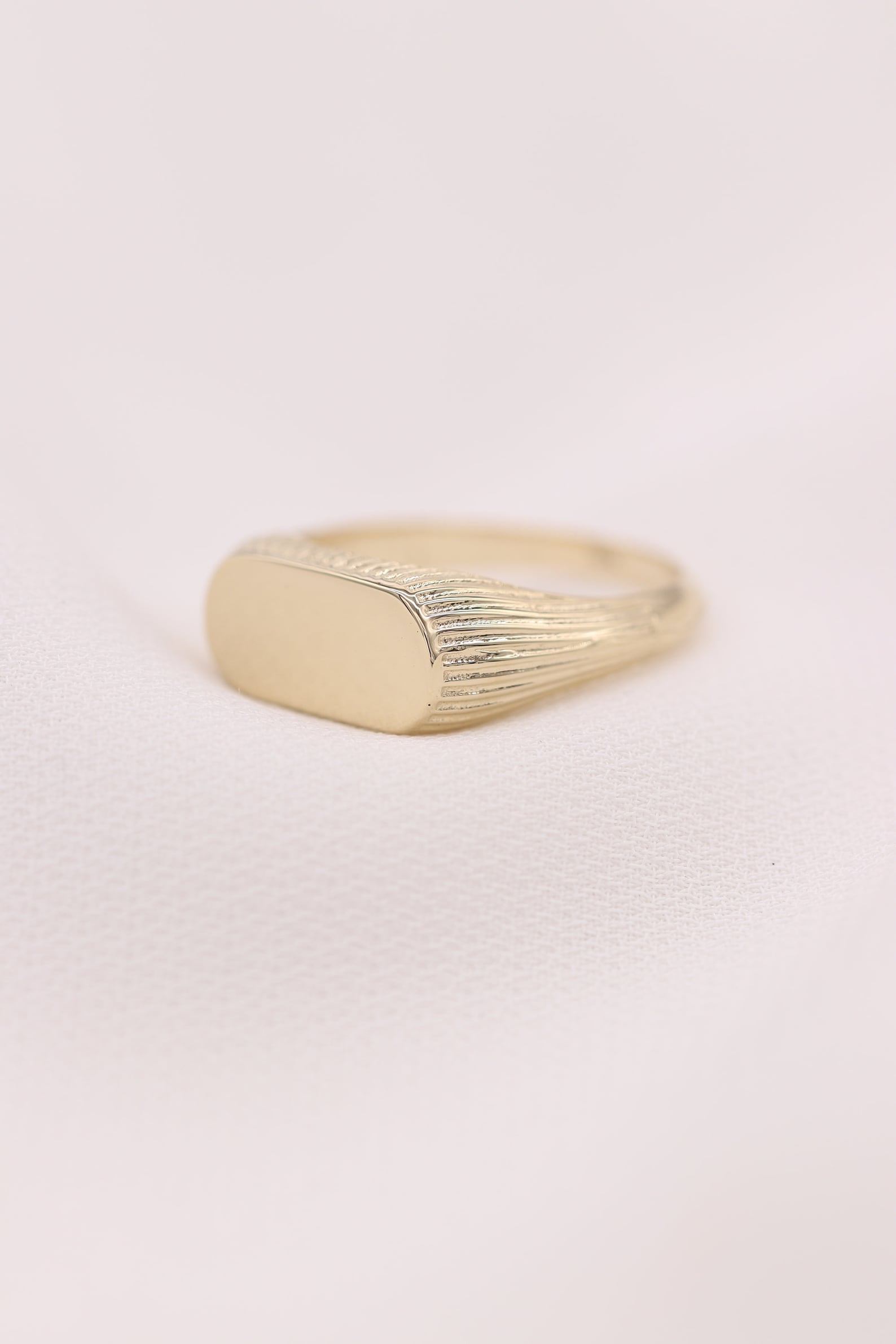 14k 18k Engraved Gold Signet Ring / Handmade Signet Ring / | Etsy