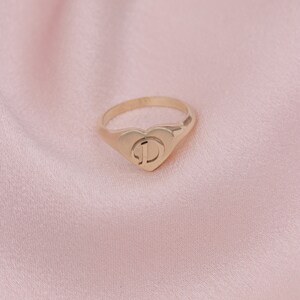 14k 18k Heart Initial Engraved Gold Signet Ring / Handmade Heart Signet ...