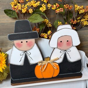 Standing Wood Pilgrims With Pumpkin - Hand Painted Primitive Style ...