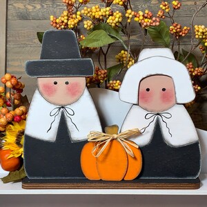 Standing Wood Pilgrims With Pumpkin - Hand Painted Primitive Style ...