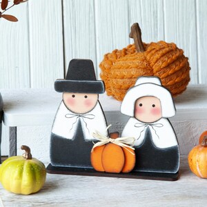 Standing Wood Pilgrims With Pumpkin - Hand Painted Primitive Style ...
