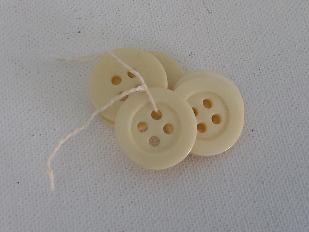 Off-white Buttons (6) Vintage - Etsy