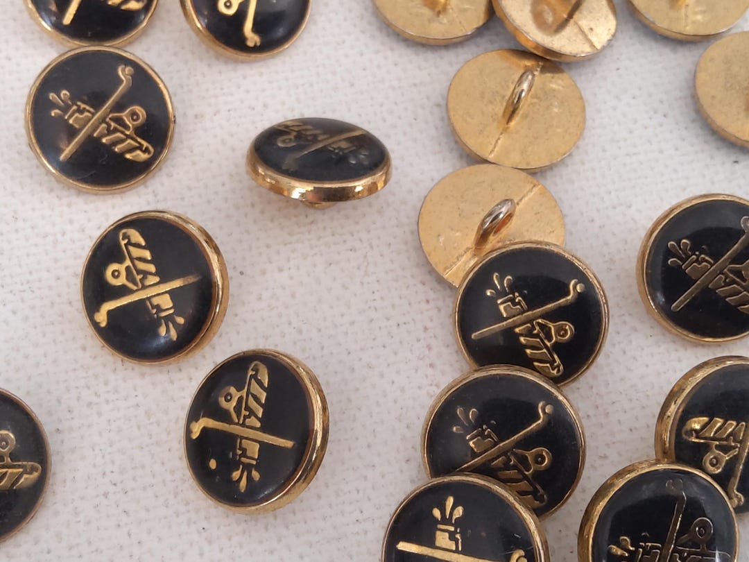 Gold and Black Buttons (7) for Golf Players - Etsy