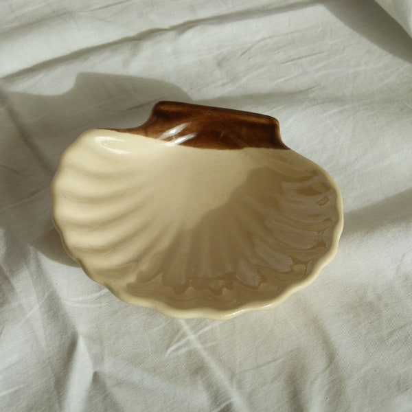 Antique Clam Shell Bowl - Etsy