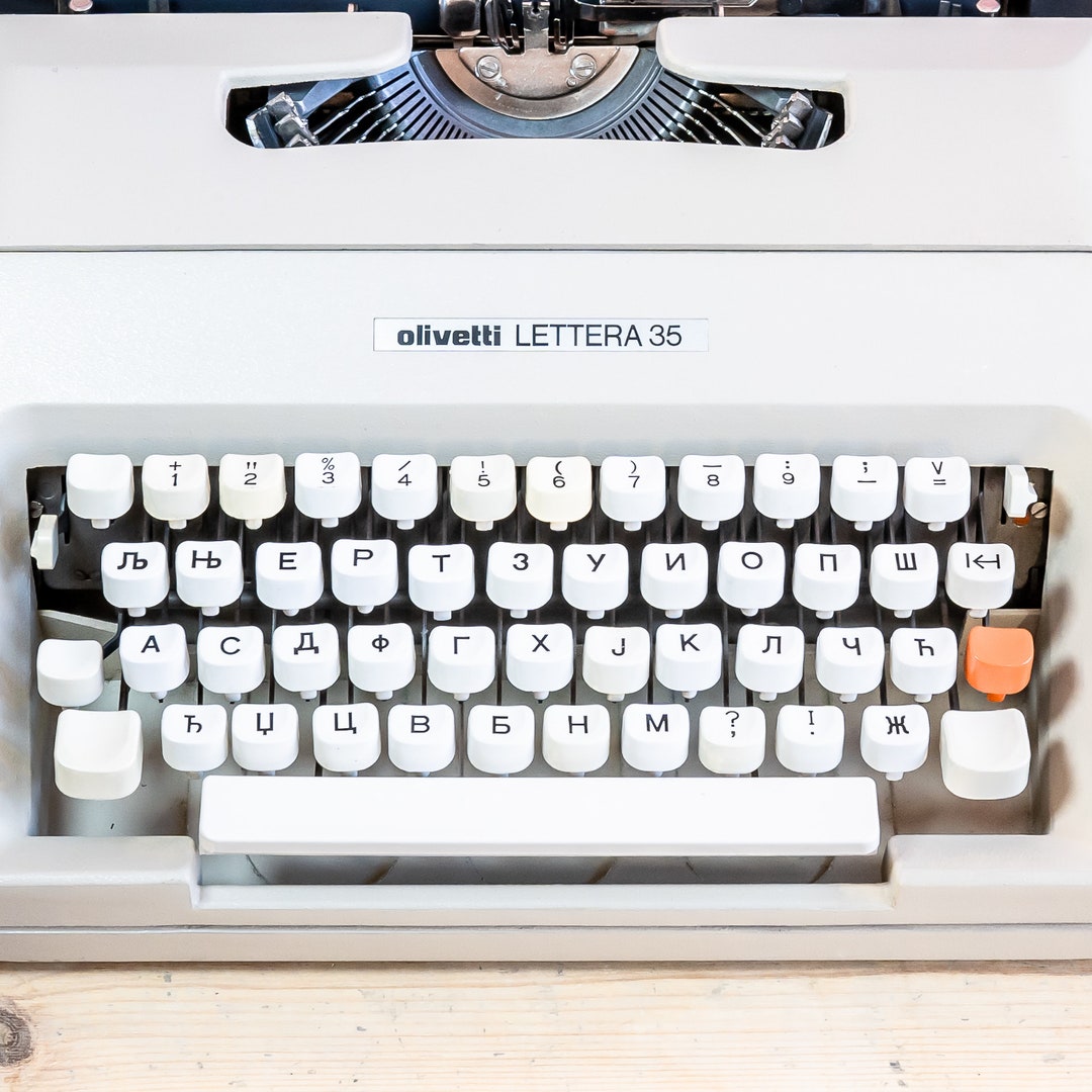 Very Rare Serbian CYRILLIC OLIVETTI LETTERA 35 1970s Cream Beige Manual ...