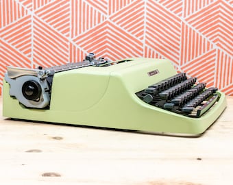 OLIVETTI LETTERA 22 1961! Made in Italy Blue Manual Portable Perfect ...