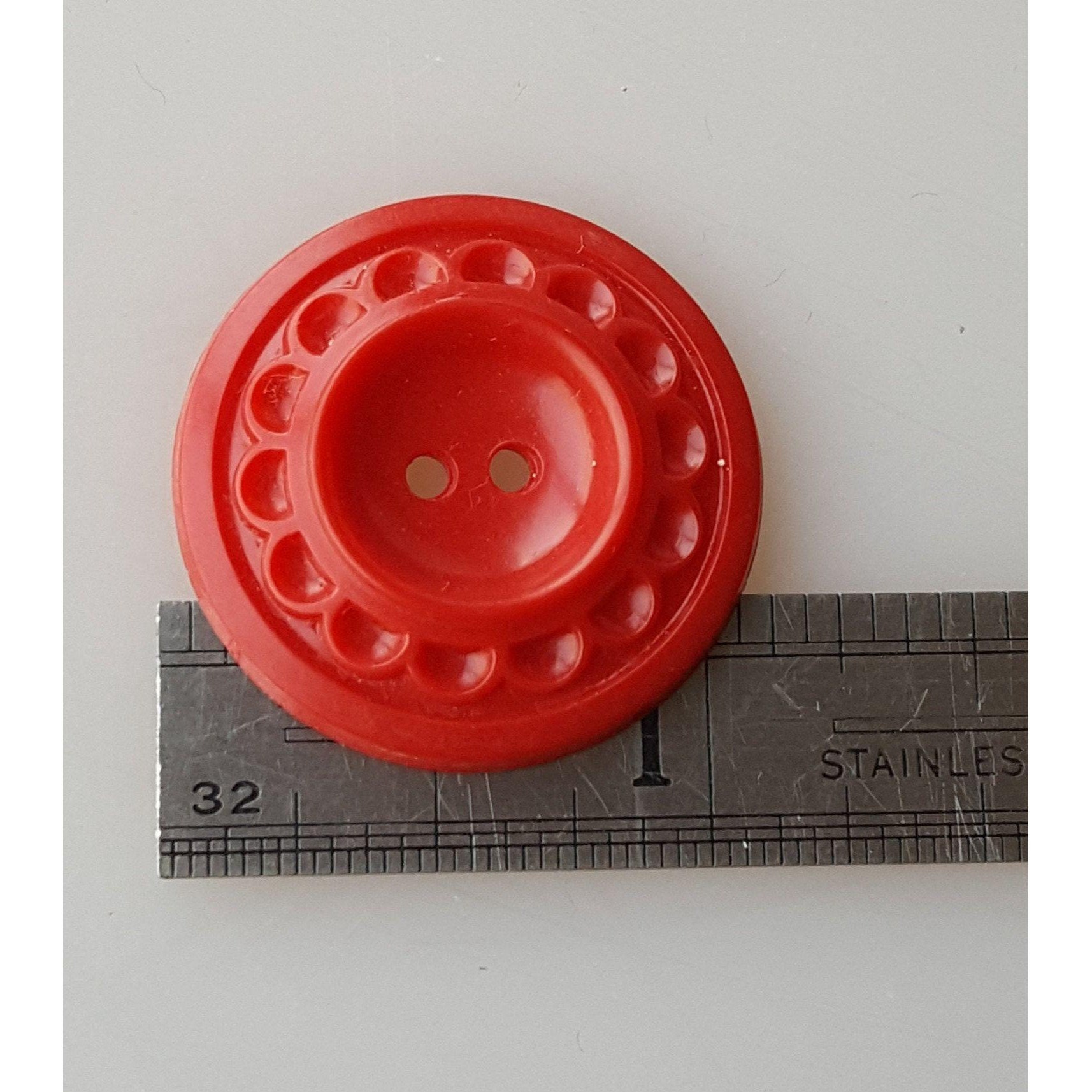 Vintage Sewing Buttons Red Plastic Button Set Scalloped Design - Etsy UK