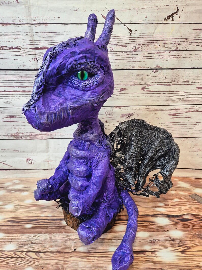 Seated Dragon Sculpture, Free Standing Art Sculpture, Fantasy Themed ...