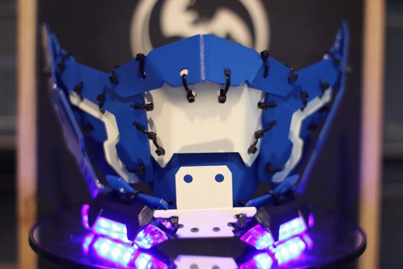 Cyberpunk Mask Design by Gins MK. 10 ronin - Etsy