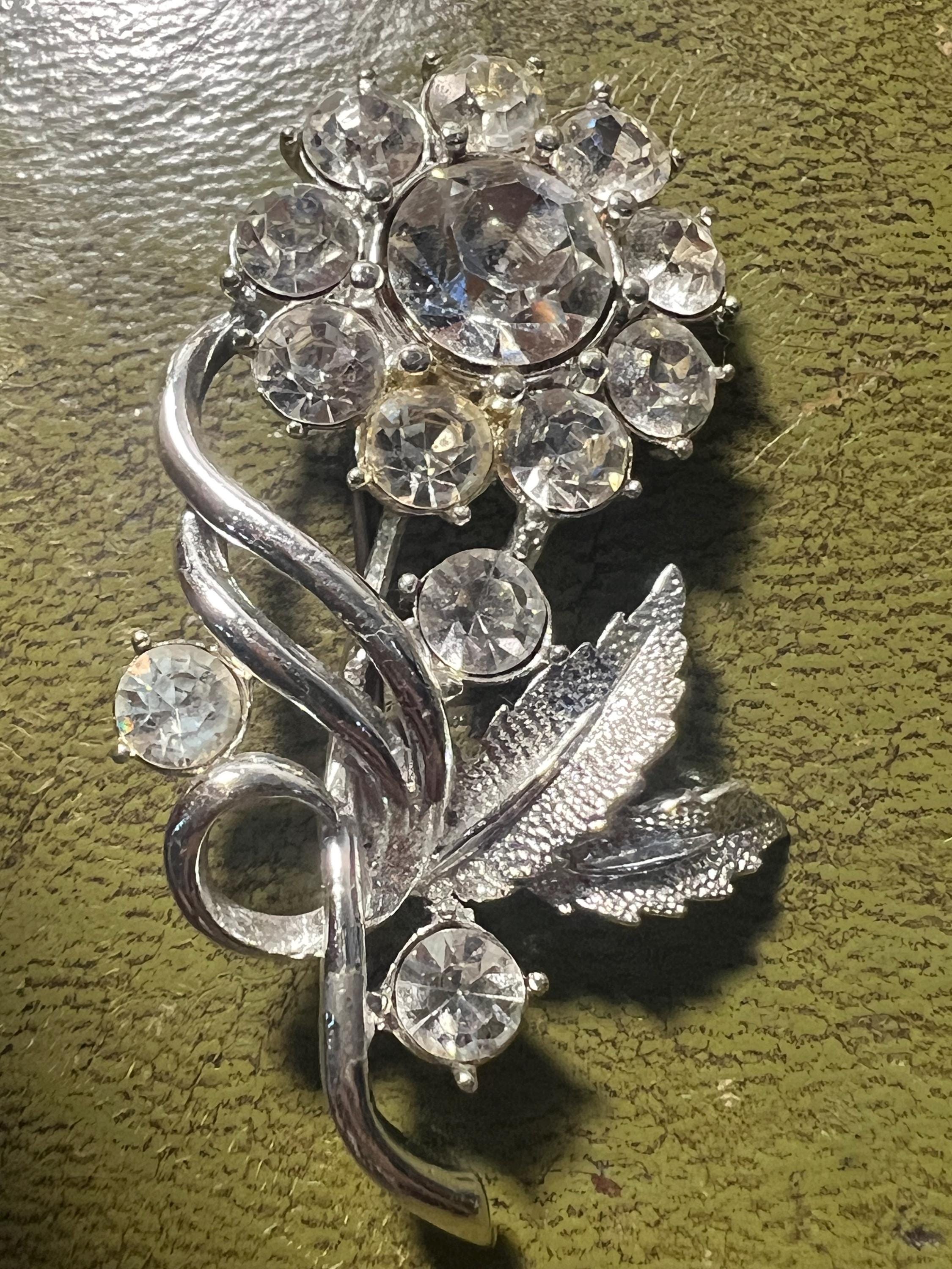 Lovely Glass and Metal Flower Brooch Pin Needs a Twizzle - Etsy