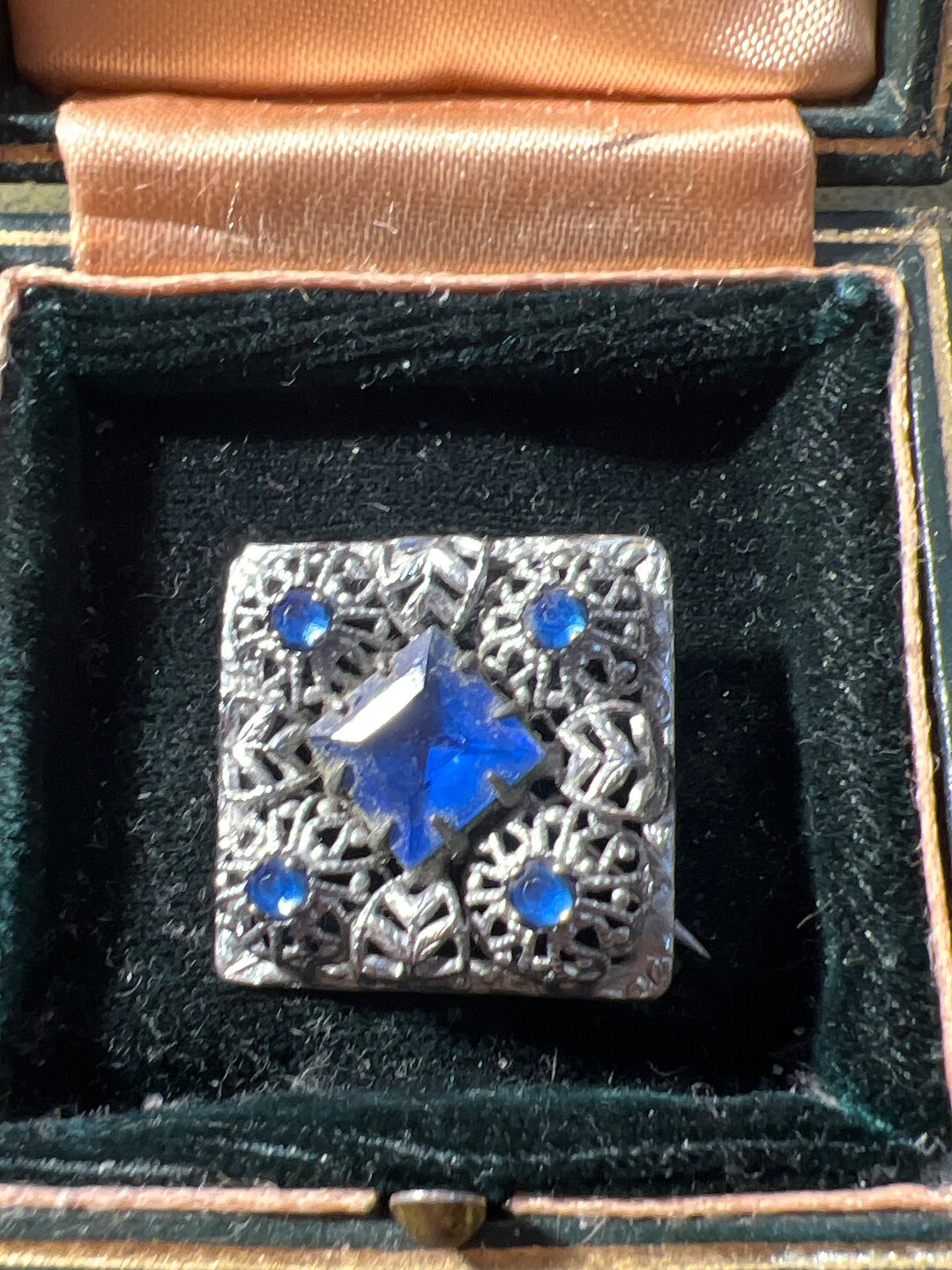 Une broche tchèque en métal et verre - Etsy France