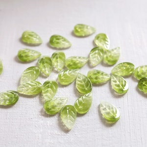 20 PCS 18mm Green Leaf Beads. Green Leaf Glass Beads. Leaf Charm ...