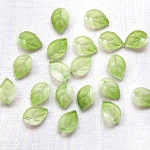 20 PCS 16mm Leaf Beads. Small Olive Green Grass Green Glass Leaf Beads ...