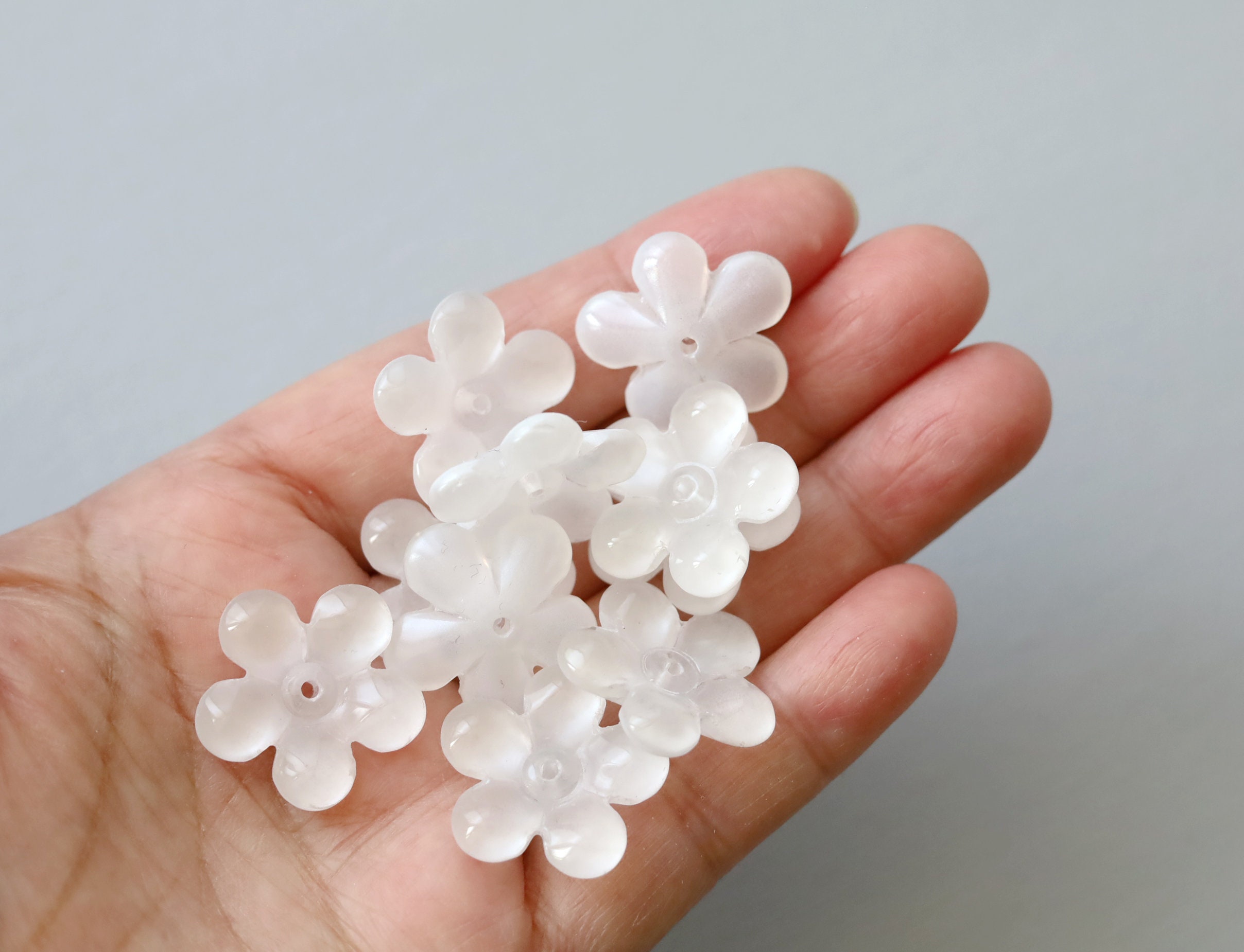10 PCS 22mm White Flower Beads. Jelly White 5 Petal Flower - Etsy